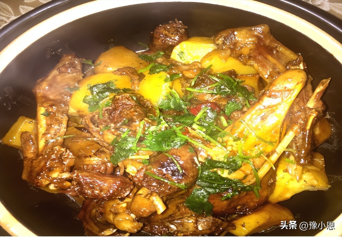 Famous food in Northeast China - stewed in an iron pot, commonly known ...