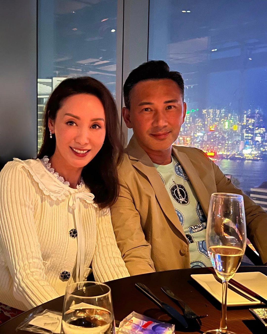 Lin Wenlong and his wife celebrated their 19th wedding anniversary. It ...