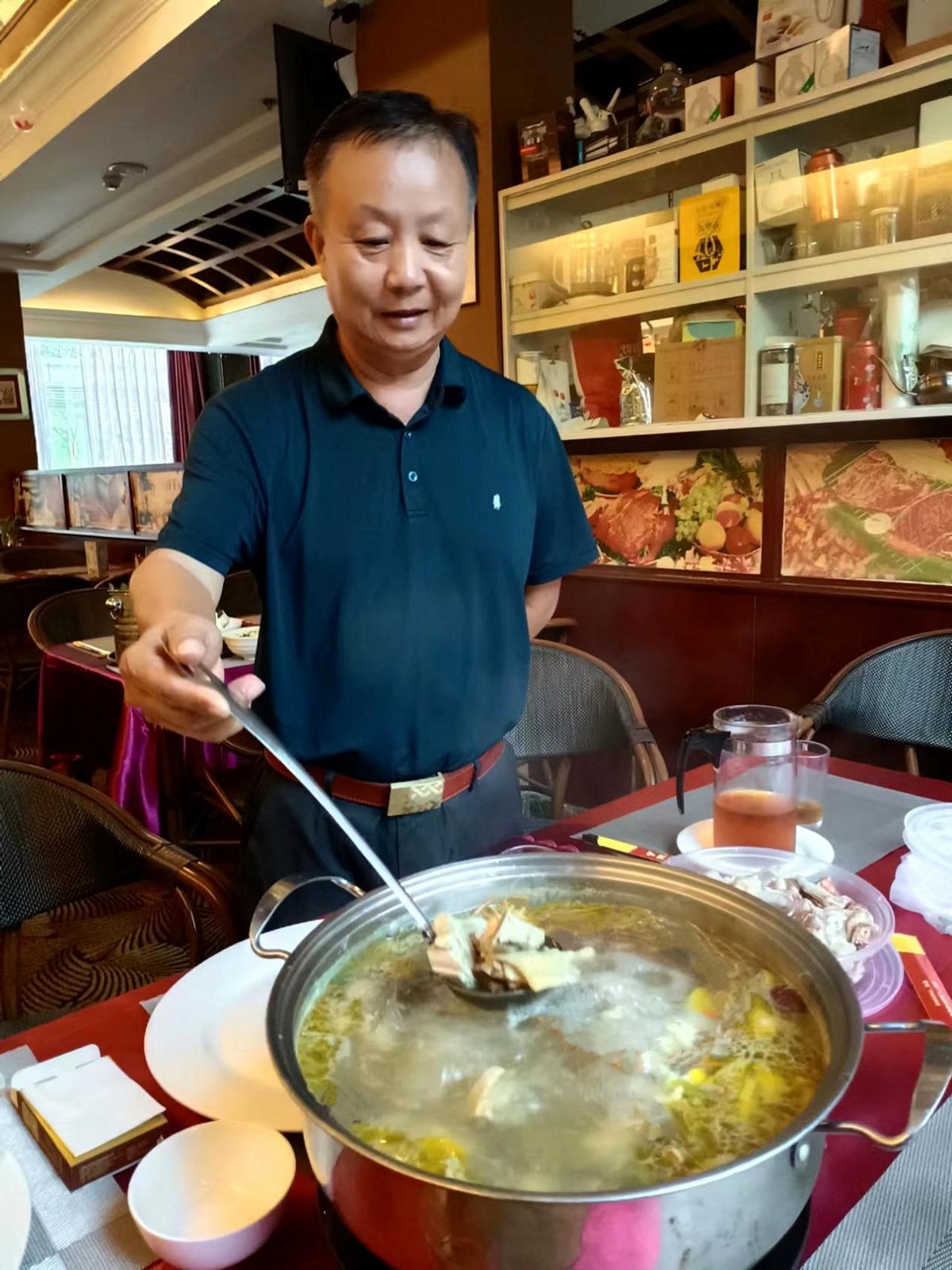 What's so amazing about "Boss Li" Lingzhi Chicken in Soup? - iNEWS