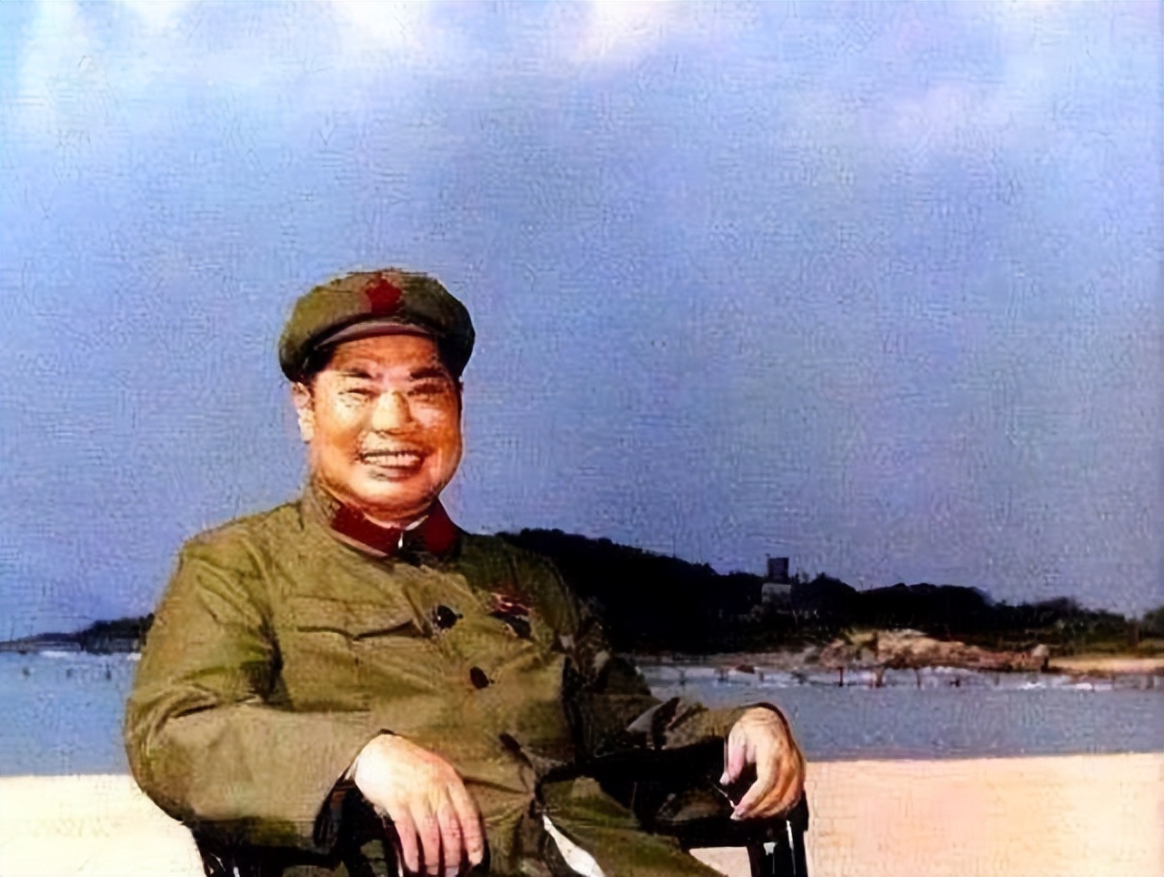 In 1991, Yang Dezhi attended the old Red Army party, and when he ...