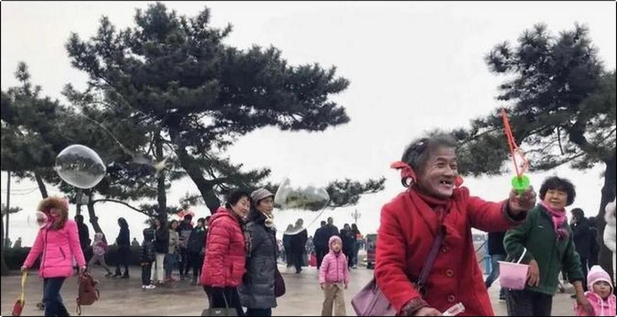 Brother Daxi became popular because he disguised himself as a woman ...