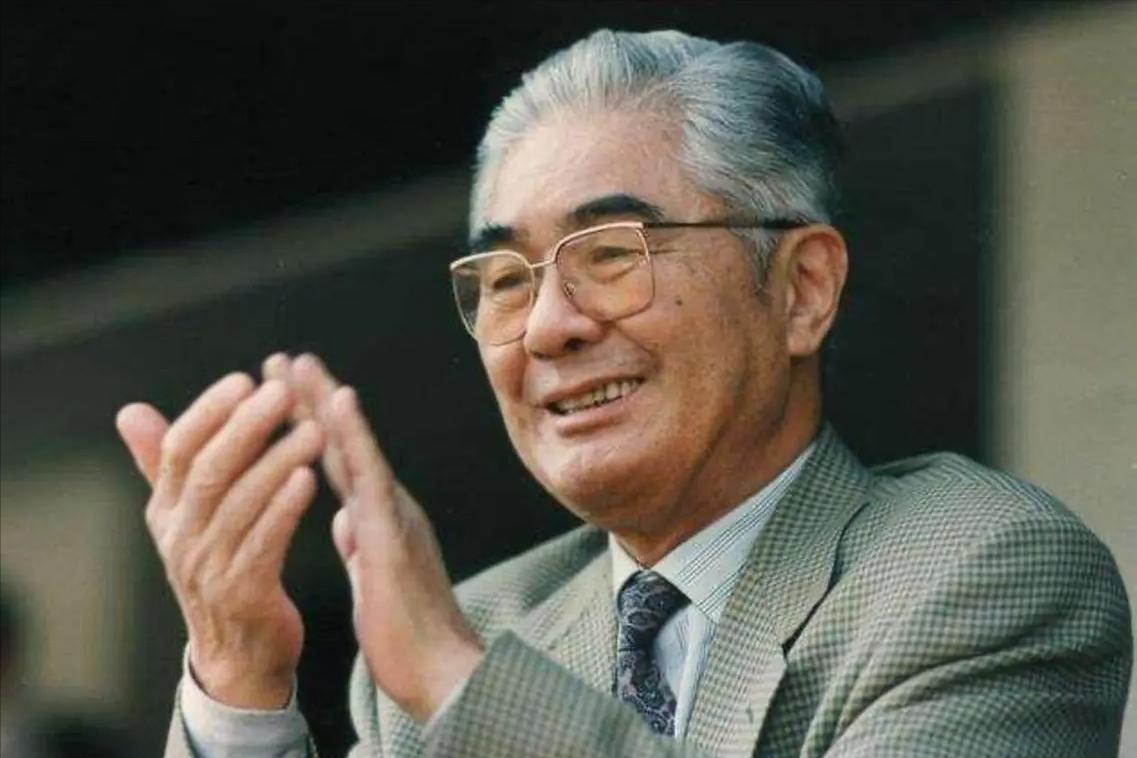 Rong Yiren, a red capitalist, passed away at the age of 89. As China's ...
