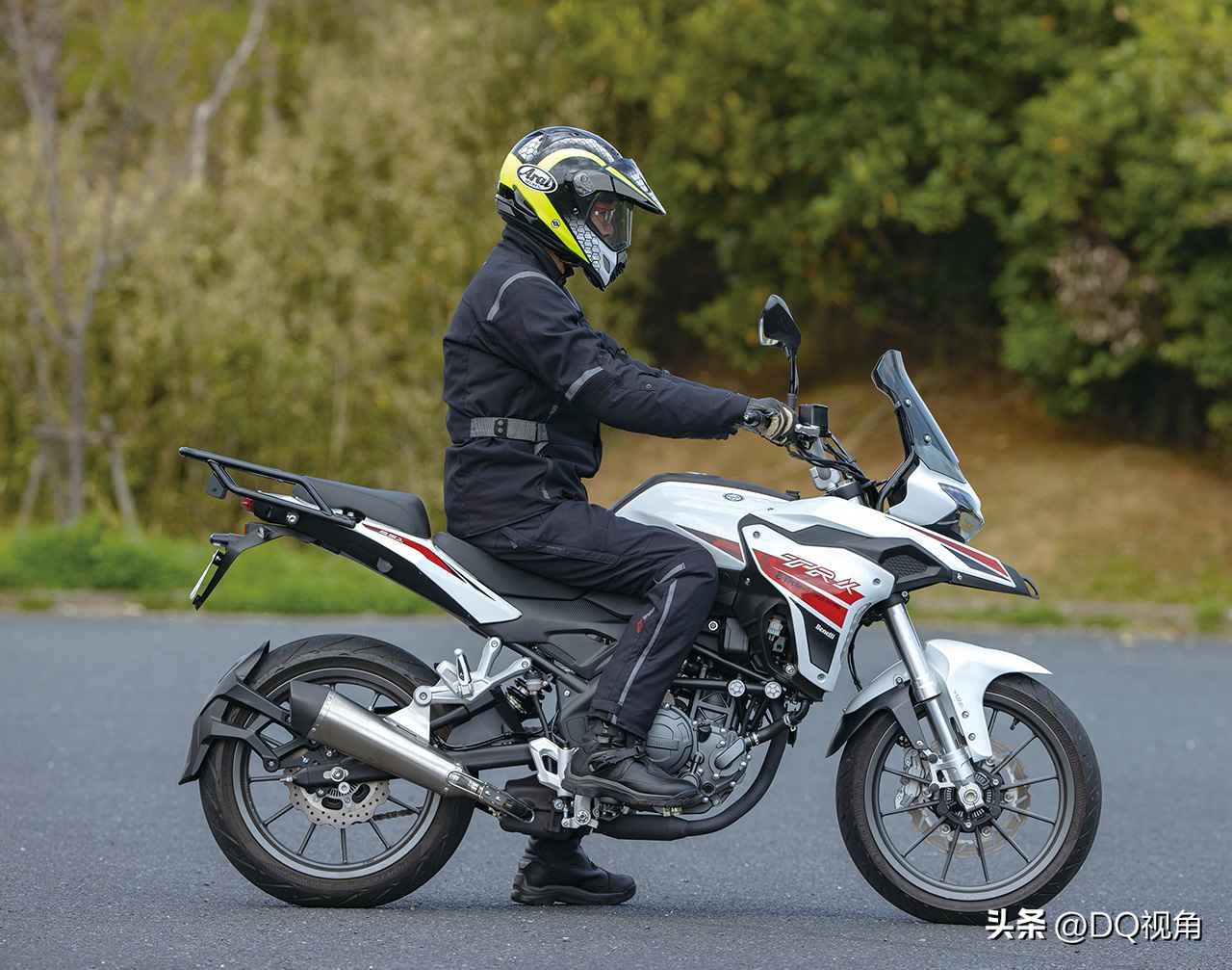 Small-displacement entry-level ADV motorcycle, single-cylinder water ...