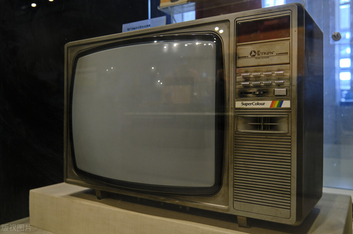 Old objects that have accumulated time, recalling those electronic ...