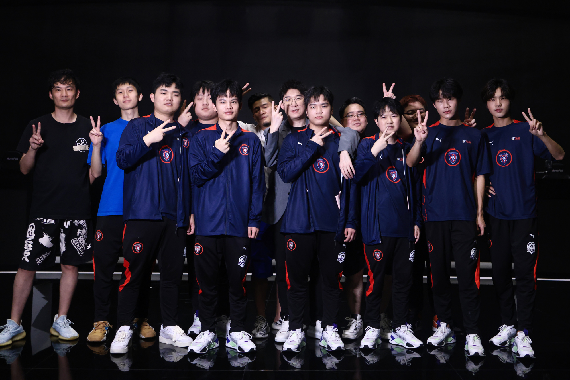 KPL連續12場零封，DYG橫掃MTG要進S組，小星用干將給久誠上課 - 資訊咖