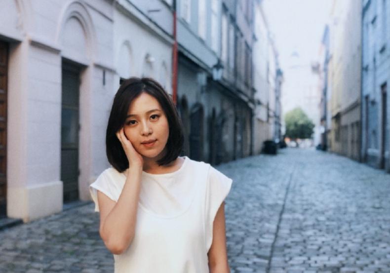 Liu Pinyan's magazine blockbuster is too bold, he takes pictures while ...