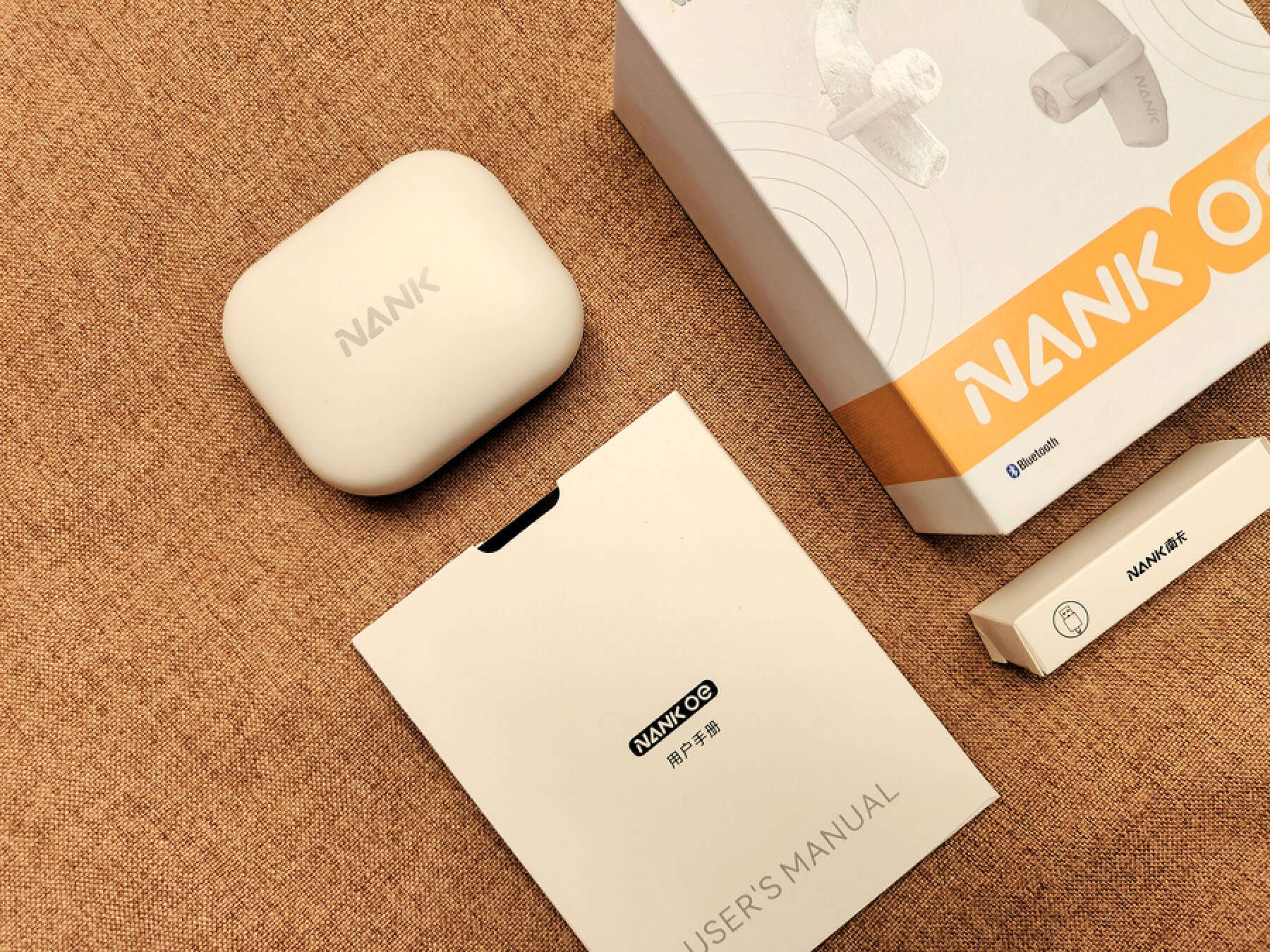 This headset is a bit strange, but it is really comfortable to wear. Nank NANK OE bone ...