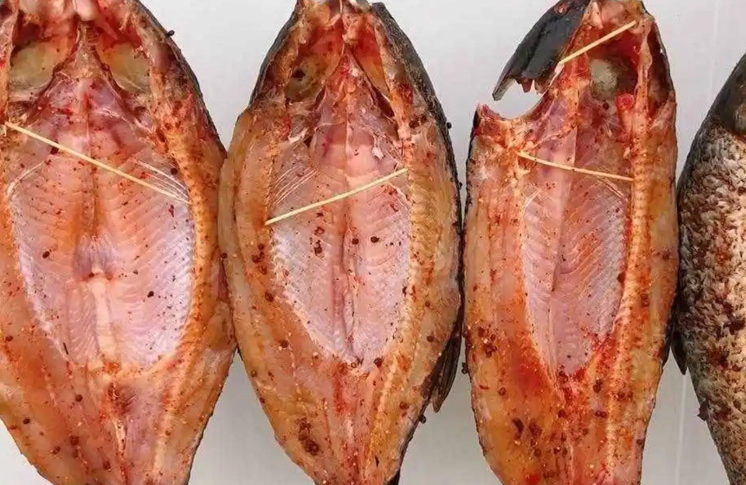 When marinating fish, do not put salt directly, teach you the correct ...