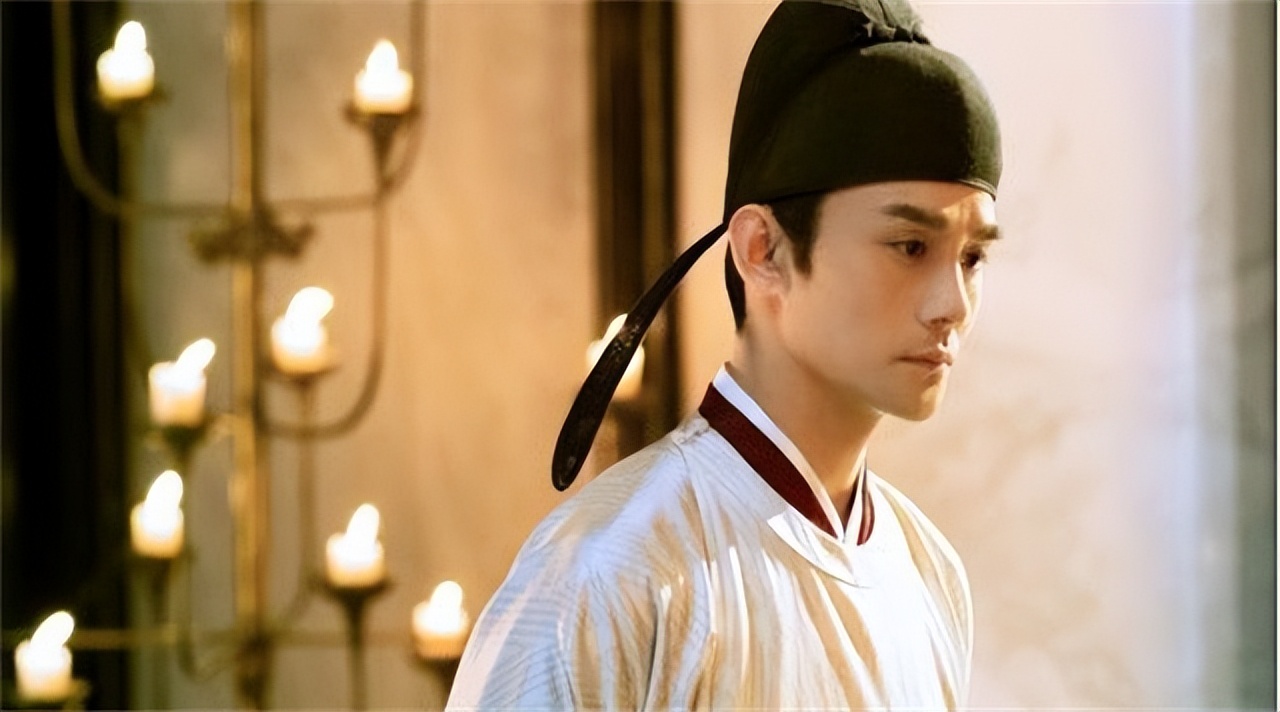 Li He, a poet ghost, only lived to be 27 years old, and his short four ...