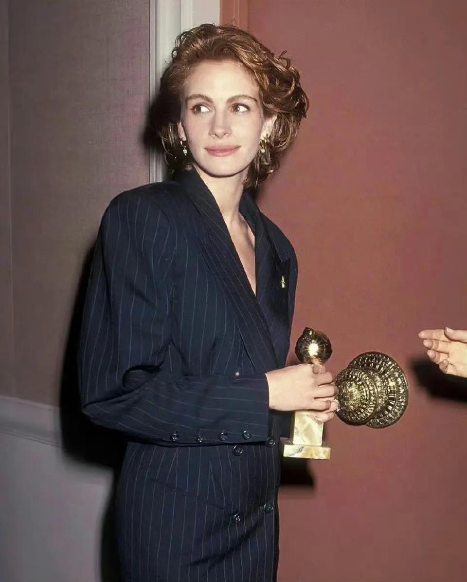 Old Photos | Julia Roberts - iNEWS