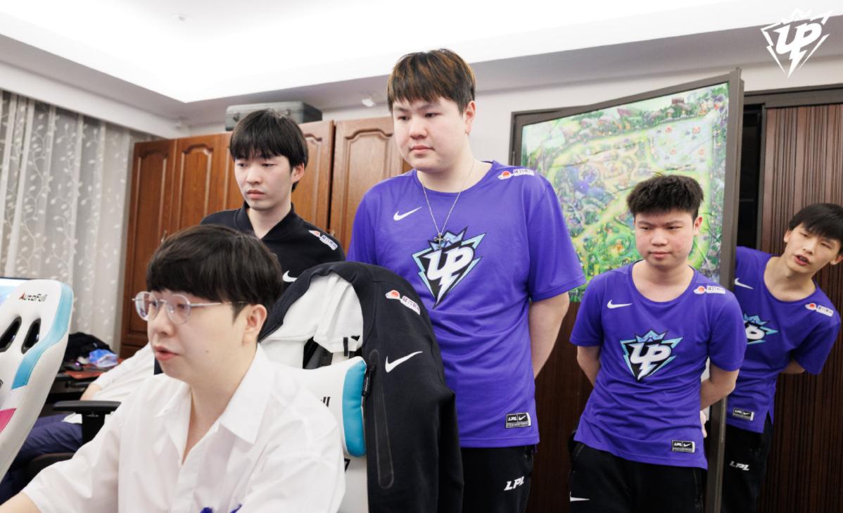 V5大戰WBG，Theshy和Rookie在夏季賽的首次交手 - 資訊咖