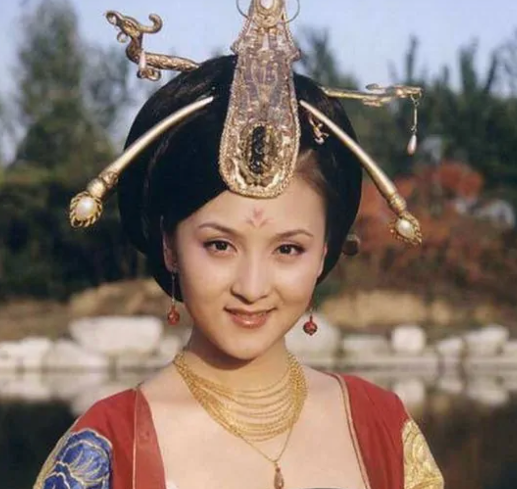 It is also the role of "Zhao Pan'er". Putting Liu Yifei and Le Jiatong ...