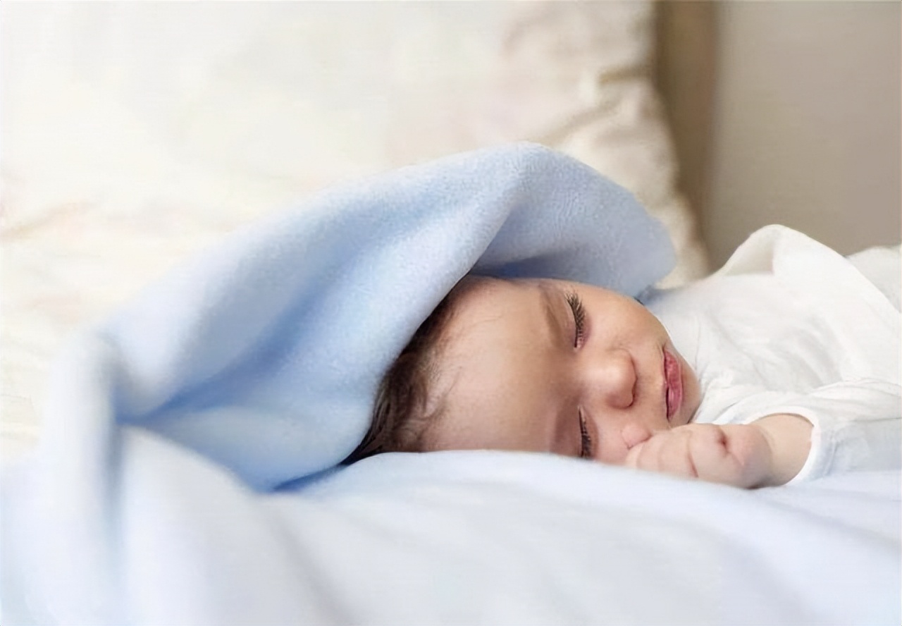 My baby is always drooling when sleeping, what's going on?directly ...