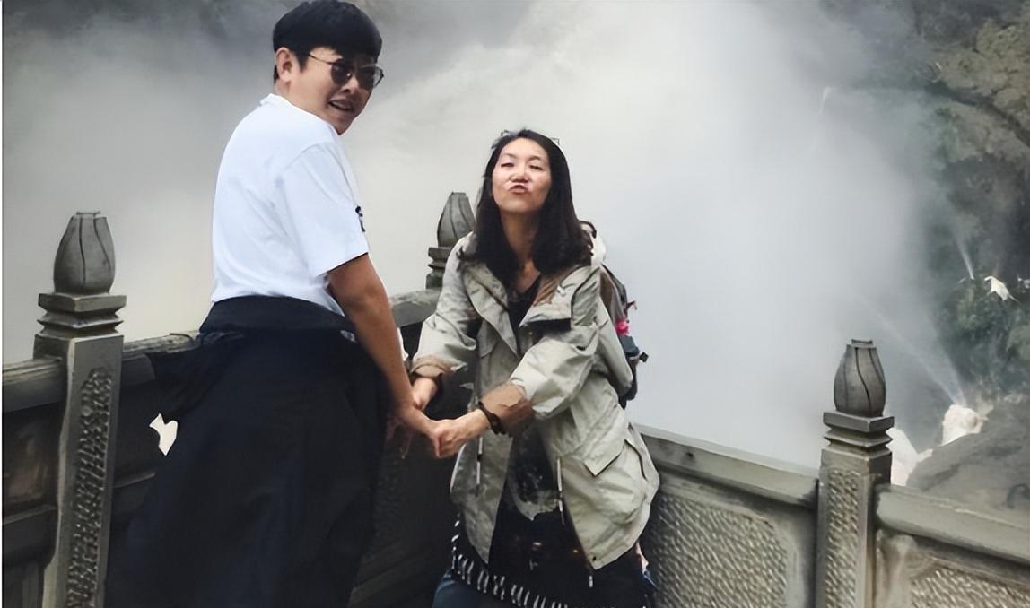 Celebrity Hou Xiang: The super short 36-year-old actor and his wife ...