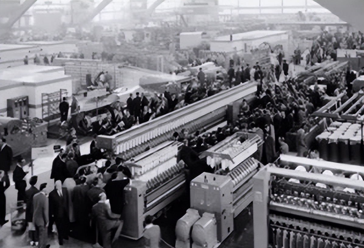 What effect did the mechanization process of the British textile ...