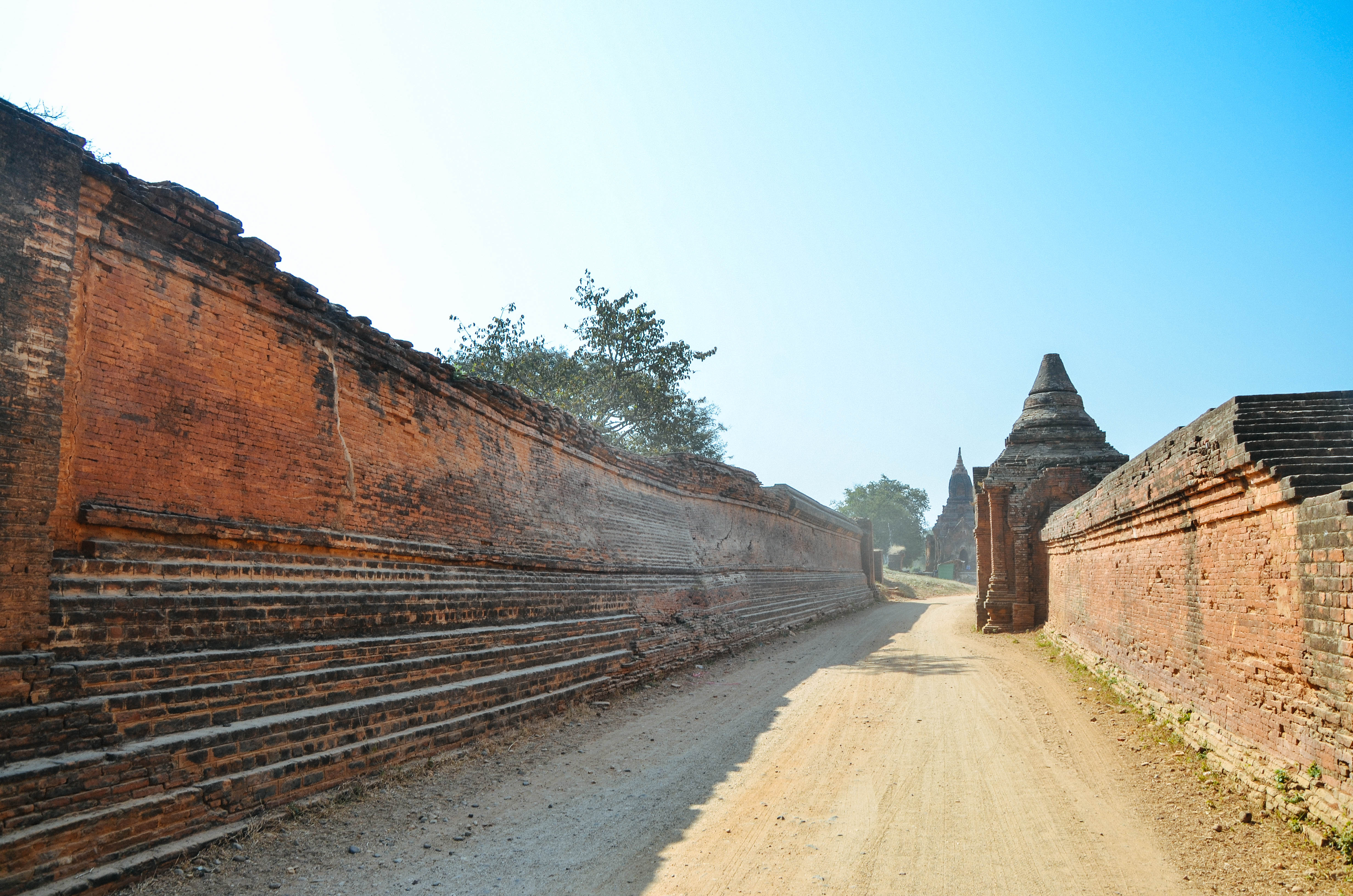 This place in Myanmar has the reputation of "the city of ten thousand ...
