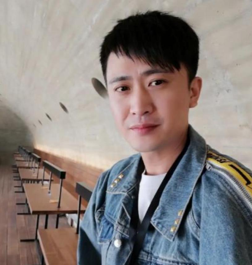 CCTV anchor Yang Fan: Marrying his childhood sweetheart, the family of ...