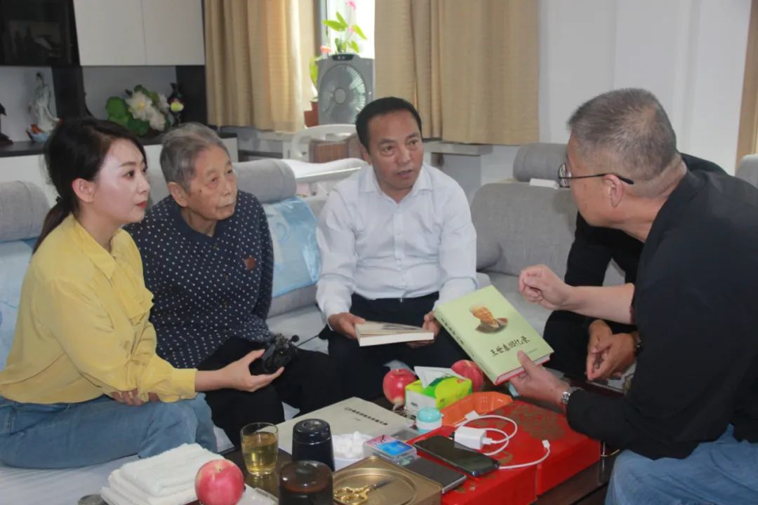 Luochuan → Lanzhou Wang Shitai's wife Wei Nai: I really want to go back to Luochuan - iNEWS