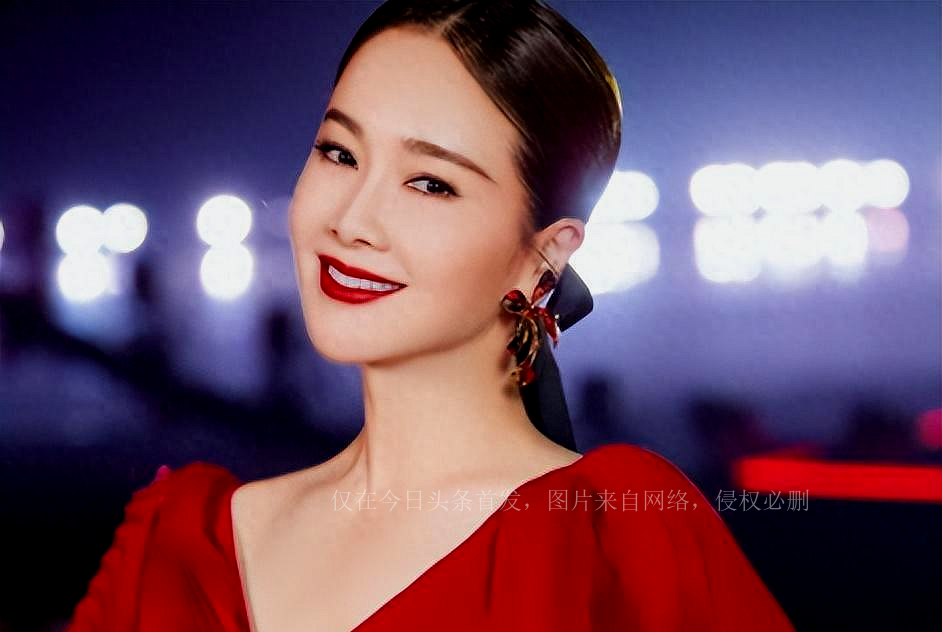 Zuo Xiaoqing, who is "pure on the outside and coquettish on the inside ...