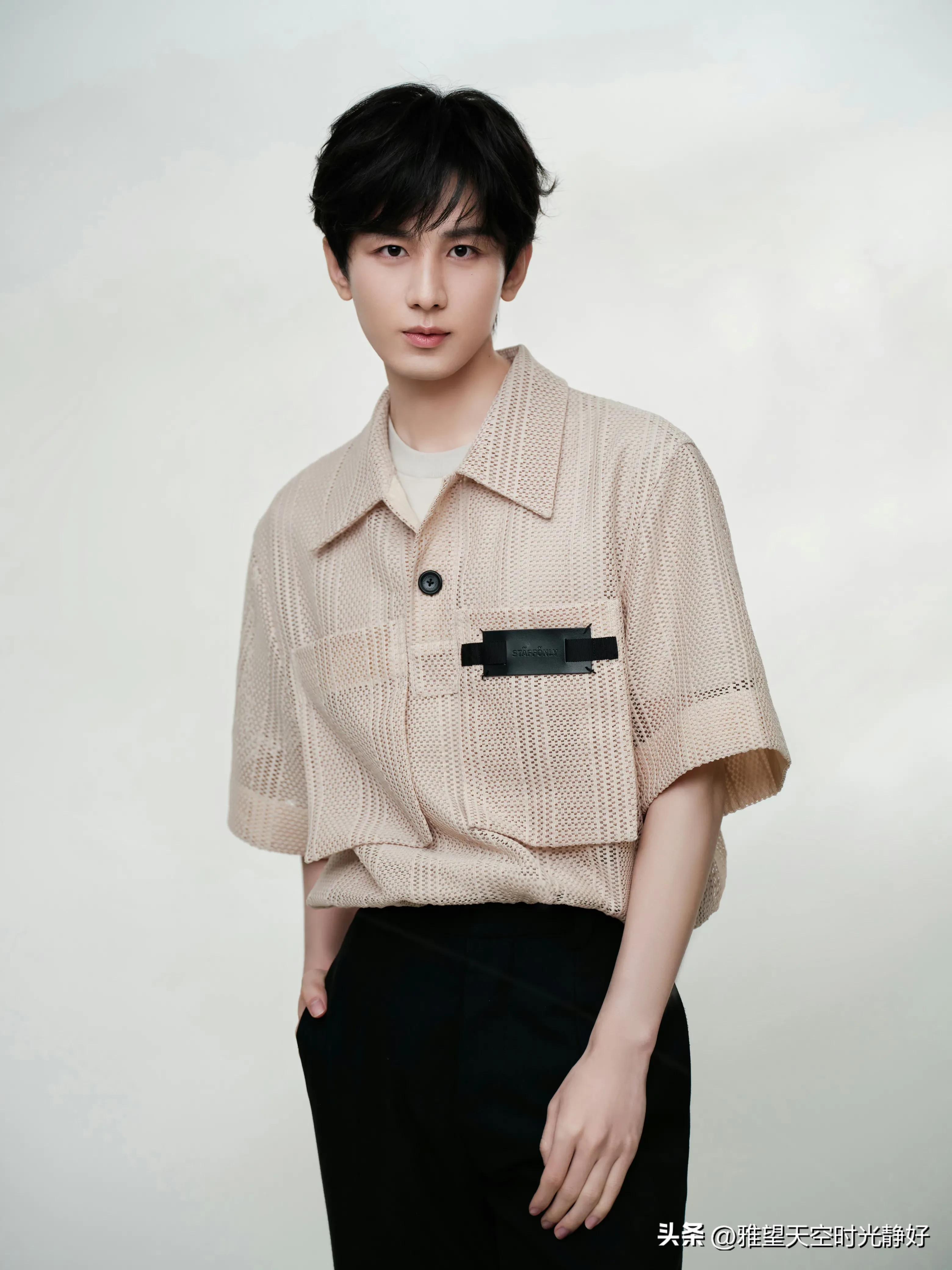 Cheng Yi~~ After ten years of hard work, he finally became popular with ...