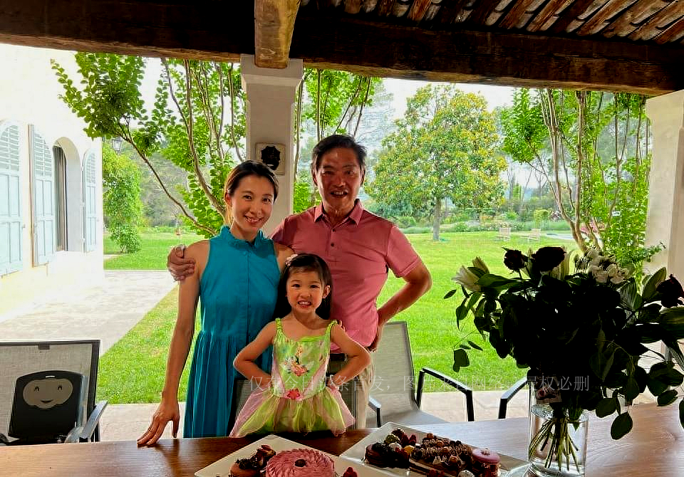 Miss Hong Kong Li Meihui celebrated her 4-year-old daughter's birthday ...