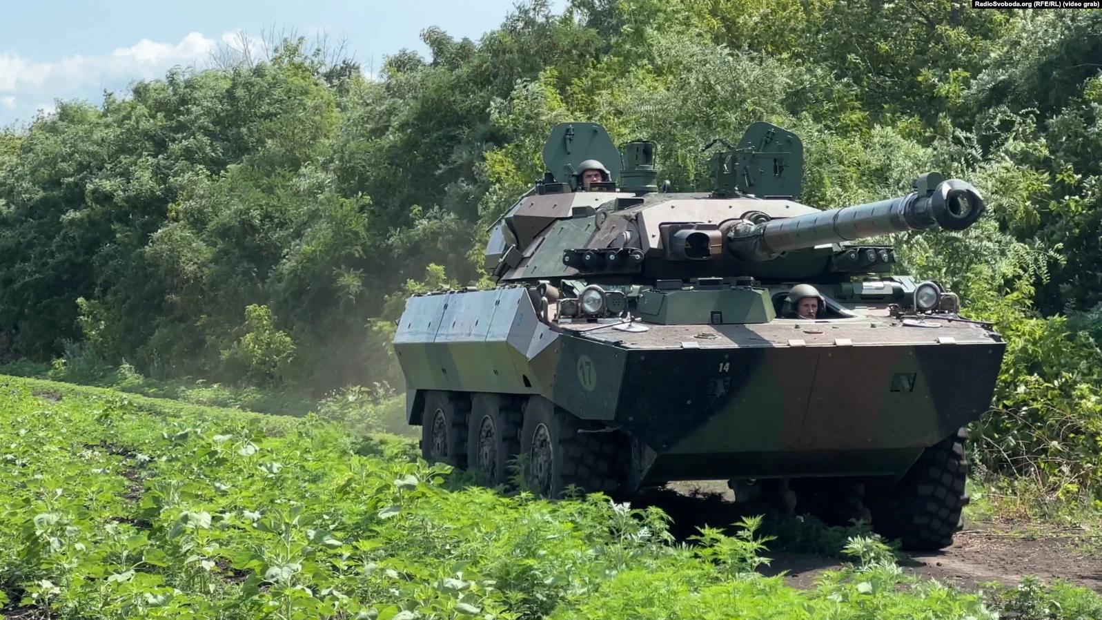 Get the bug guide! Wheeled assault vehicles turned into tanks, Ukraine ...