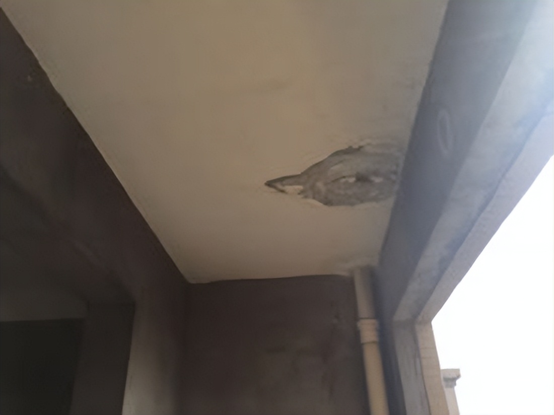 Why is the balcony ceiling dripping? How to solve it? - iMedia