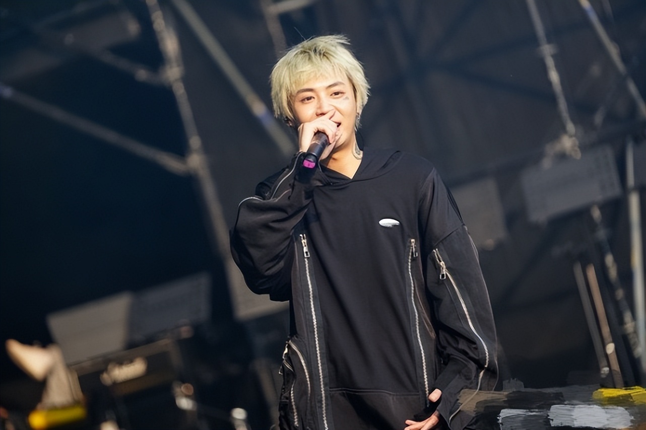 Another scandal in the rap circle! Singer meat mud made his 16-year-old girlfriend prostitute ...