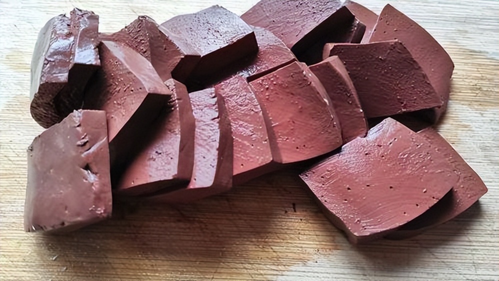 Black stool after eating pig blood, is the lungs detoxifying?Or is ...