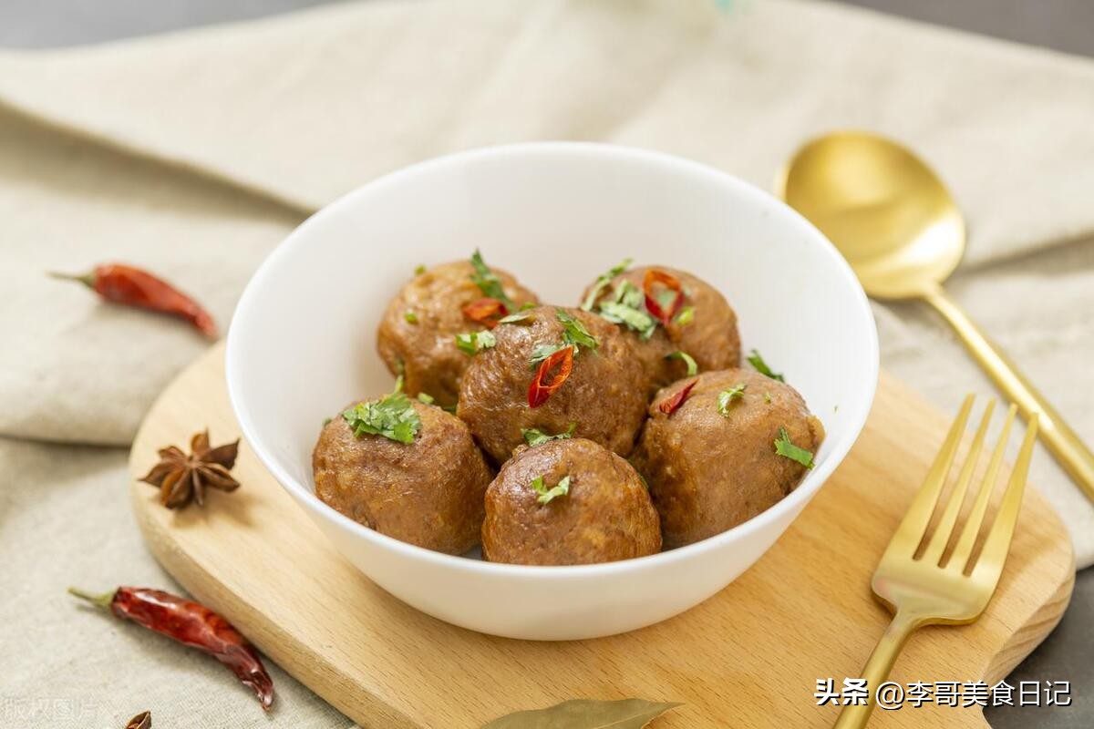 Nutritious and delicious cold beef balls, the taste is springy and ...