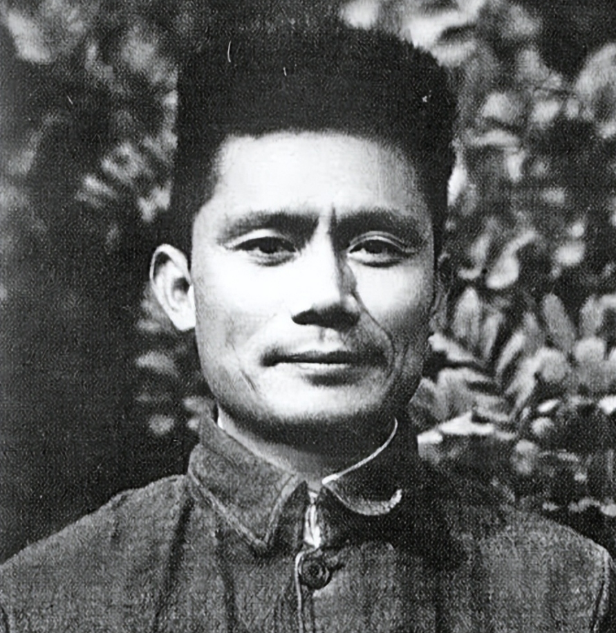 When Ye Ting was killed in 1946, there were three people on the plane ...