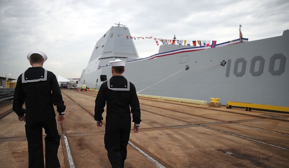 The opportunity of 055 came: the US "Zumwalt" sailed to the West ...