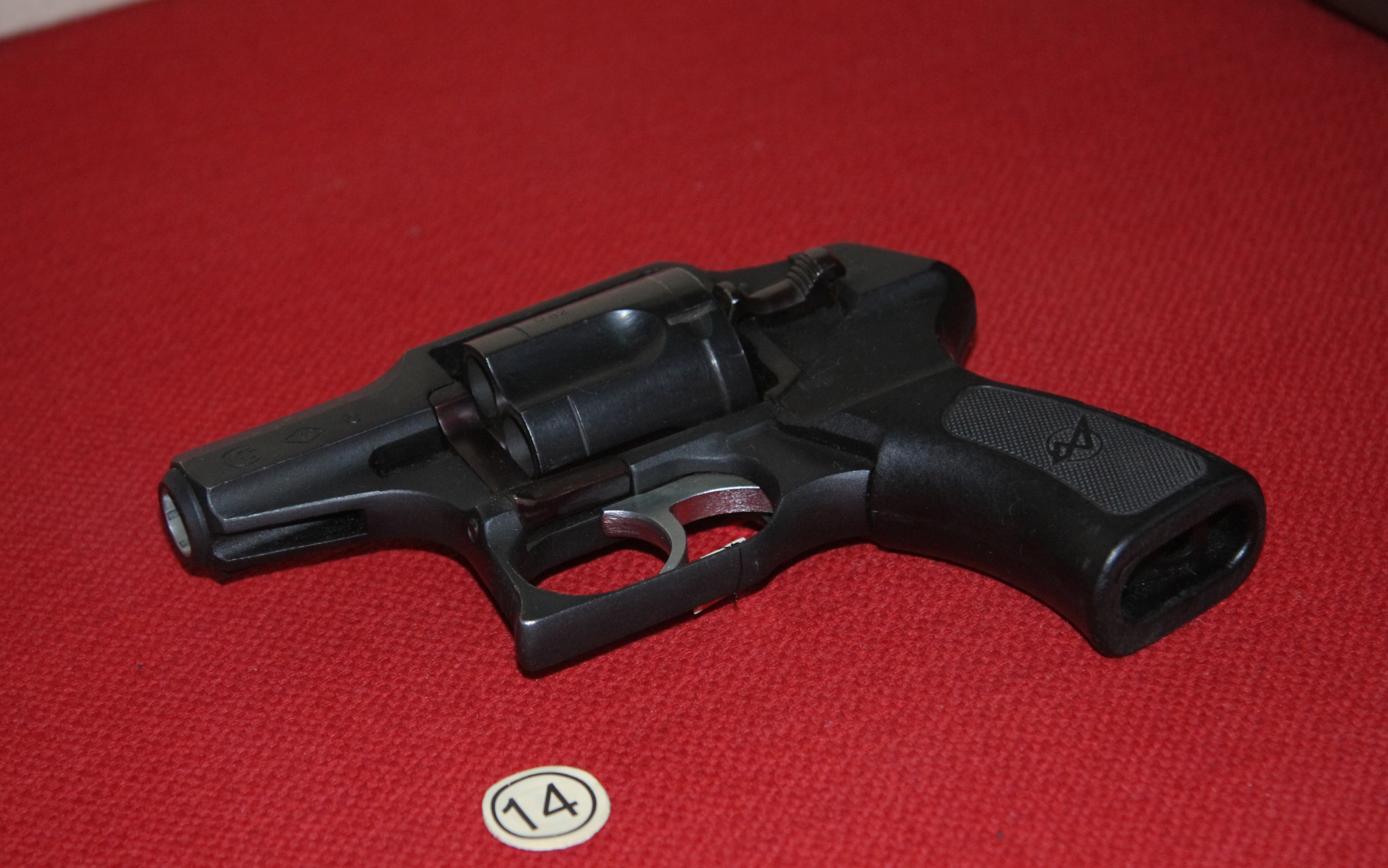 Russian R-92 Udal revolver - iNEWS