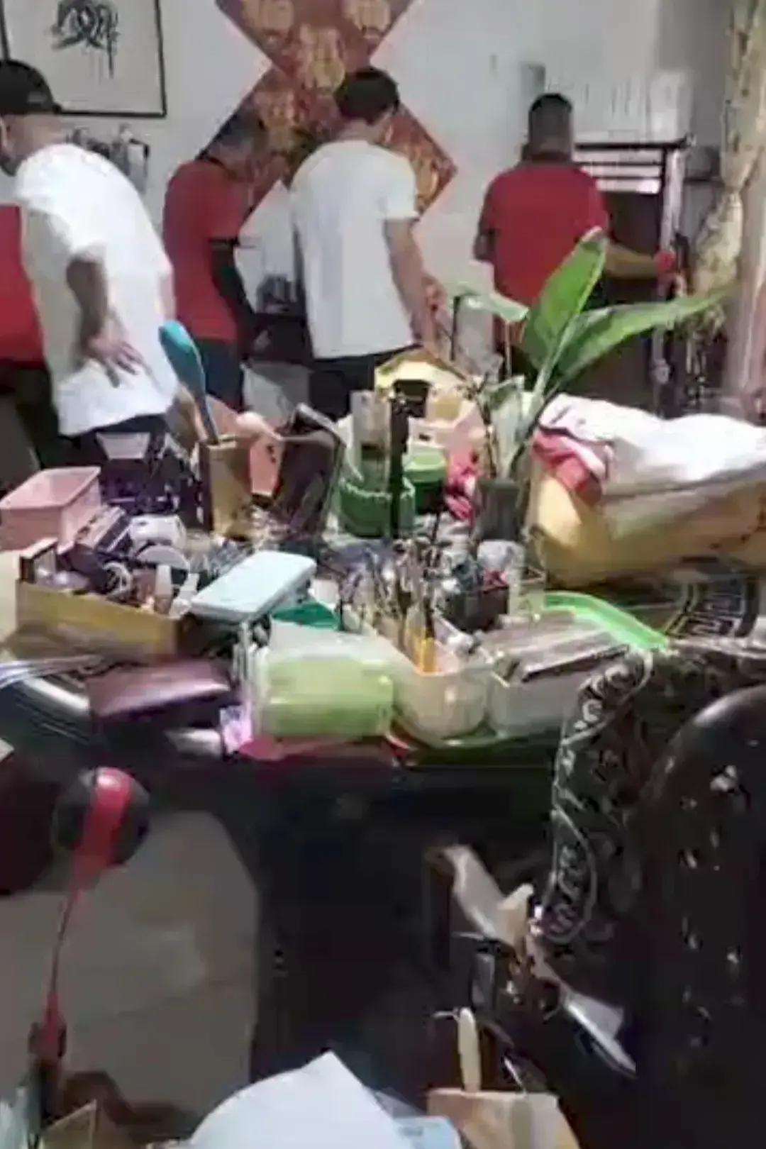 Too explosive! Yang Yi brought more than a dozen people to Meng Zhen's ...