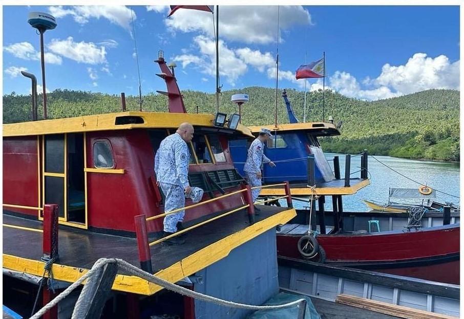 The Philippine fleet rushed into the battle and hit two Chinese defense ...