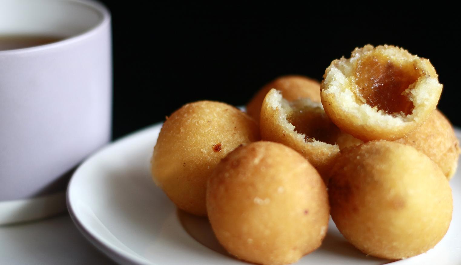 Taste the traditional Chinese delicacy - Hunan Cuisine Sugar Oil Baba ...