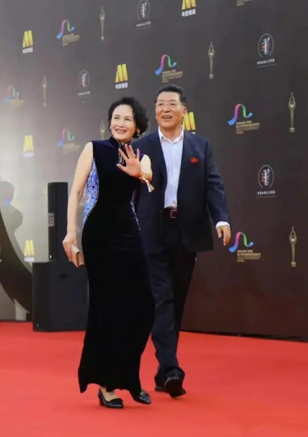 Elegance is always better than tenderness!Just look at Song Xiaoying and Liu Xiaoqing in the ...
