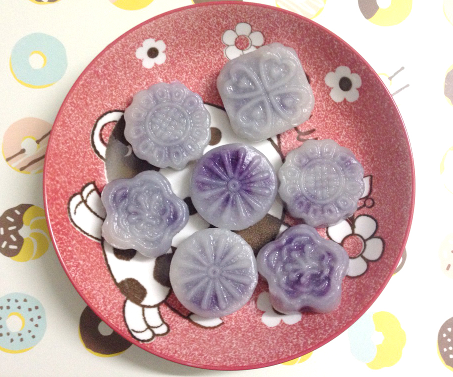 Three kinds of crystal pastries: crystal osmanthus cake, purple sweet ...