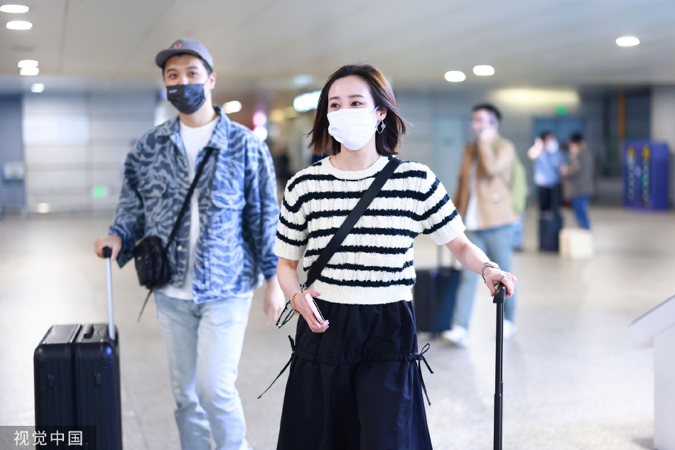 Li Chun and Ma Di appeared in the same frame at the airport, the two ...
