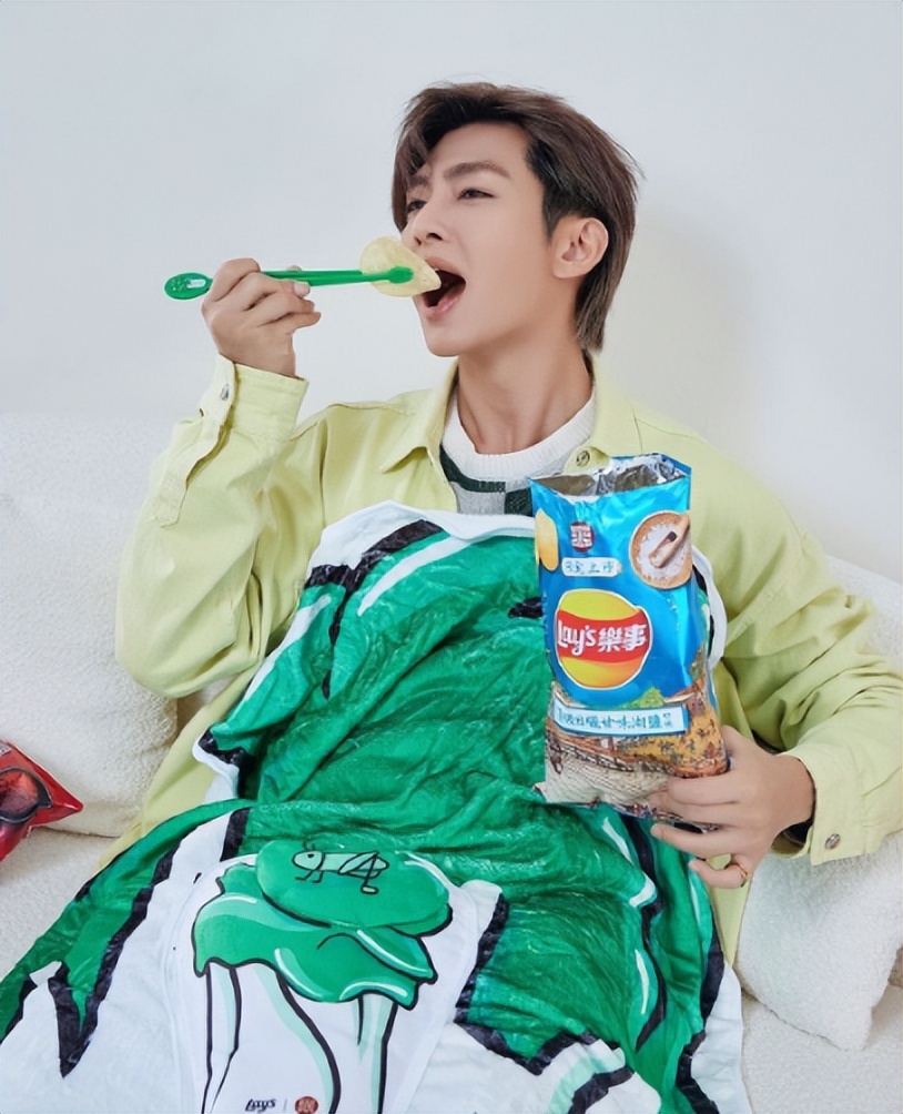 Stop acting, Aaron Yan posted an article accusing mainland China of high oil prices and mocking ...