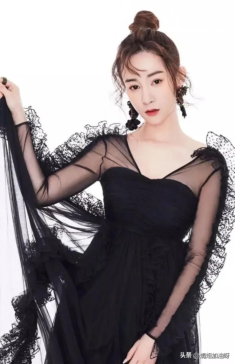 Share pictures, temperament goddess Zhang Meng - iNEWS