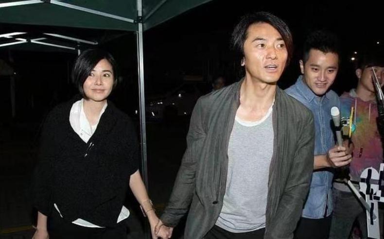 Ekin Cheng and his wife rarely get together. At the age of 54, he is ...