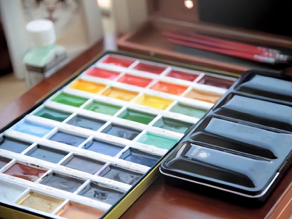 What are the watercolor painting tools - iNEWS