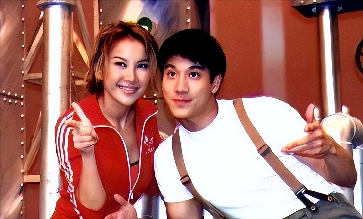 Resurrection is useless! Singer Coco Lee committed suicide and passed away. She experienced six ...