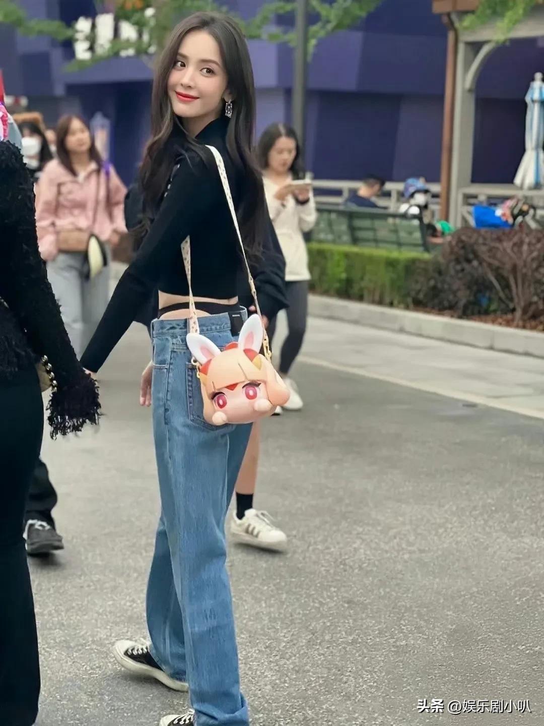 Guli Nazha wears bikini stitching pants, sparking heated debate on ...