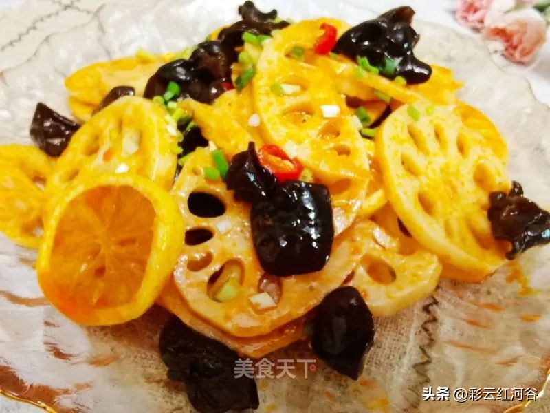 Thai-style hot and sour lotus root slices - iNEWS