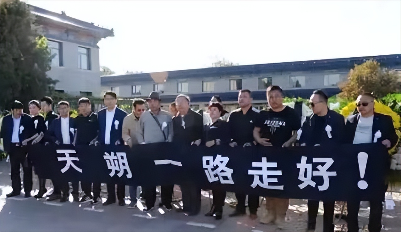 The underworld singer Zang Tianshuo is so crazy, he slapped Mei Ting and smashed Jackie Chan's ...