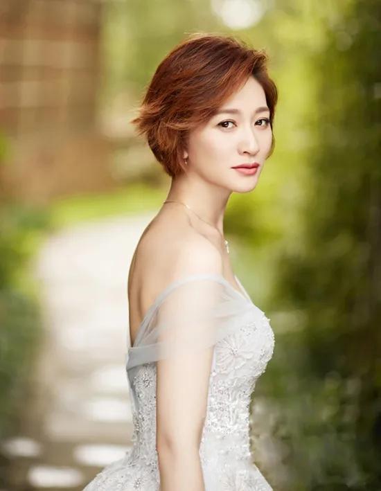 Beautiful goddess Li Xiaoran - iNEWS