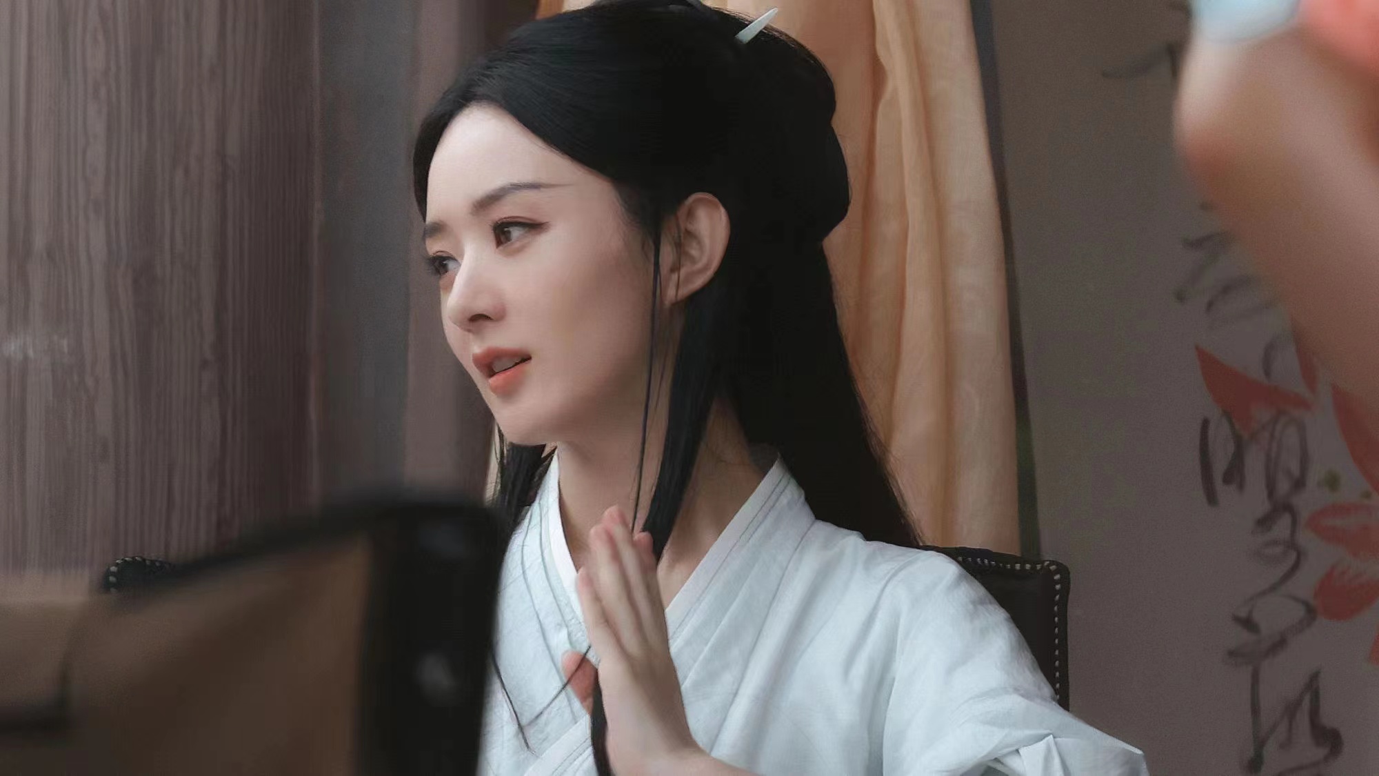 Yu Zheng praised Zhao Liying's acting skills. Among actresses of the same age, her acting skills ...