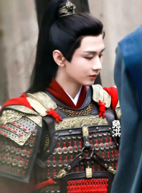 Cheng Yi's "Heroes" hero saves the beauty! The armor is full of heroism, and Princess Yinchuan ...